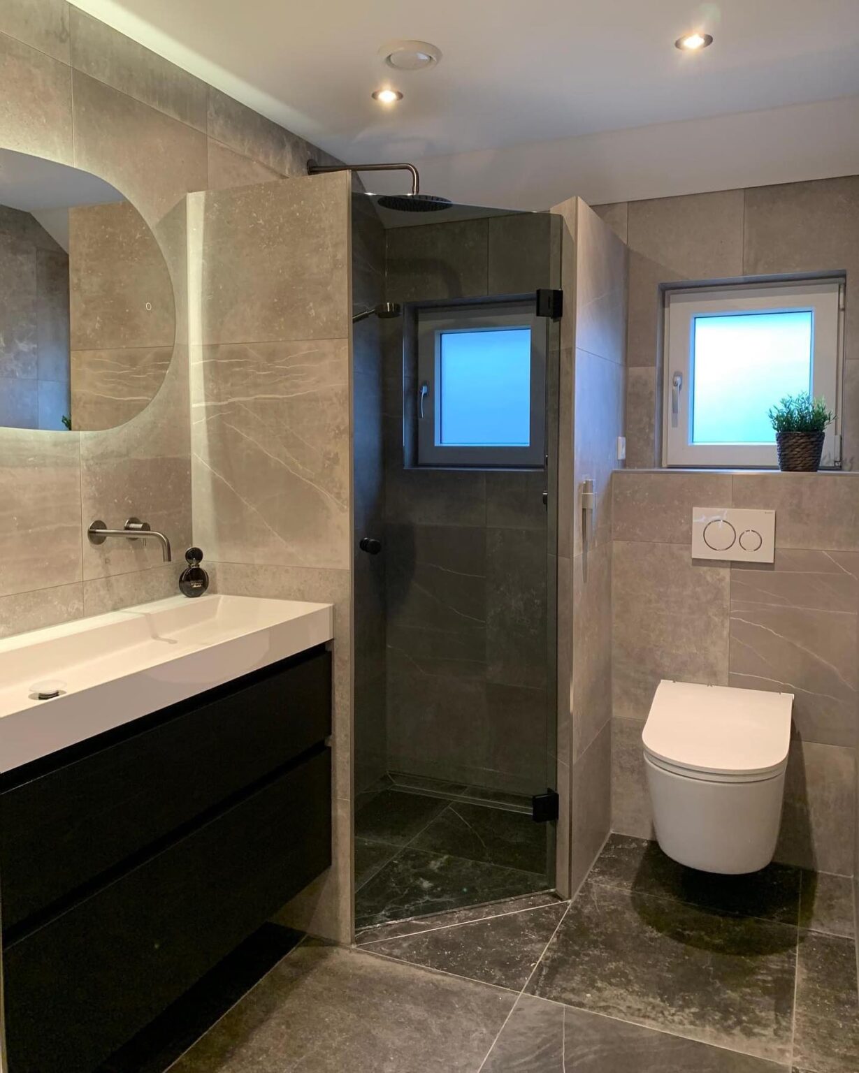 Hardglas Maatwerk Douchecabines: Elegantie en Functionaliteit op ...